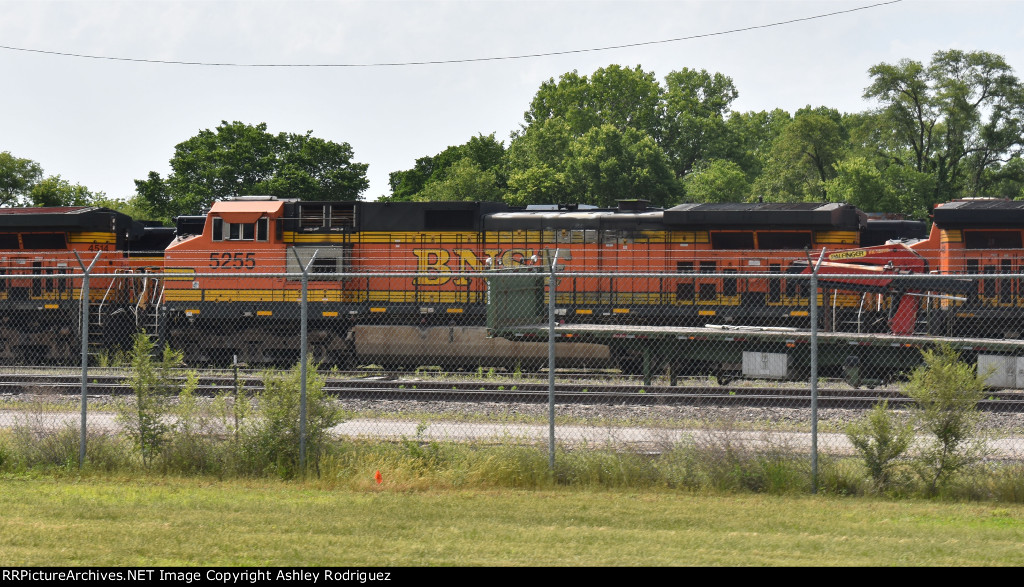 BNSF 5255